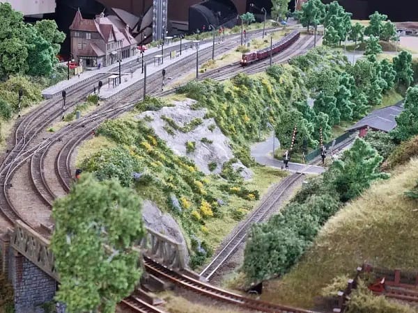 Modelbaan bouwen en automatiseren - Domburg Train Support
